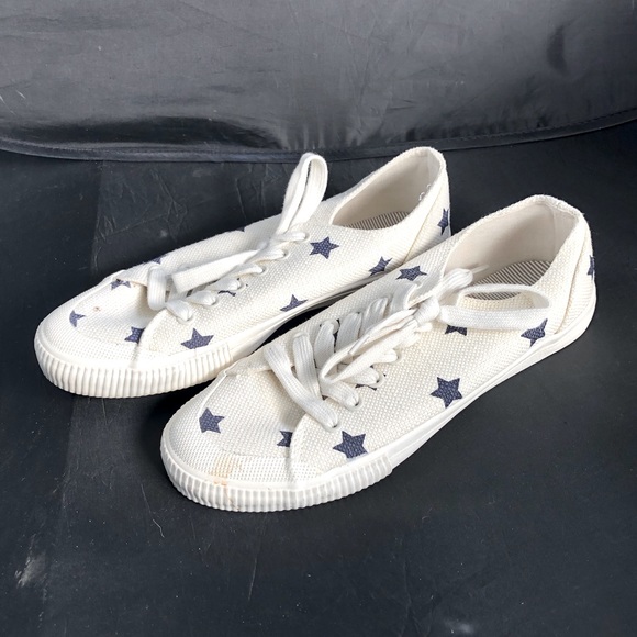 Universal Thread | Shoes | Universal Thread Sneakers | Poshmark